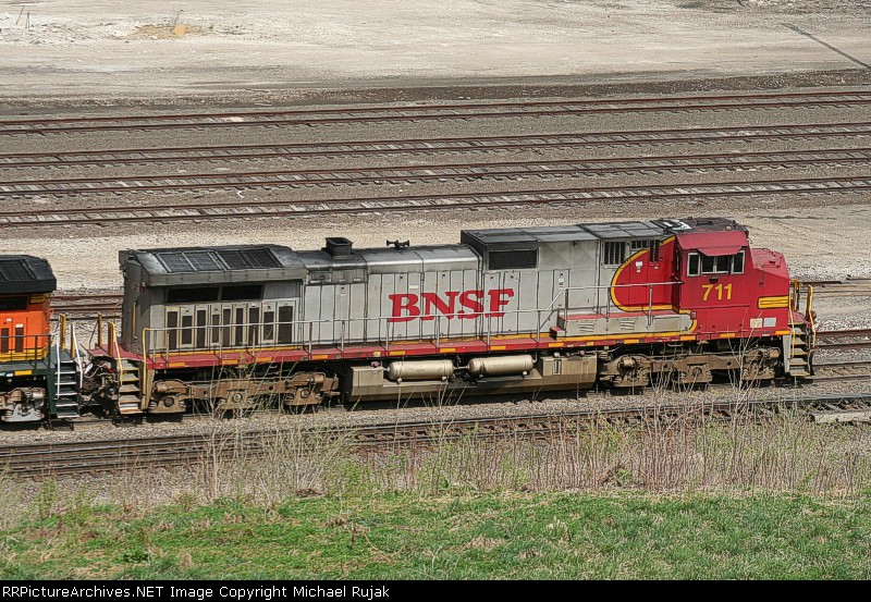 BNSF 711